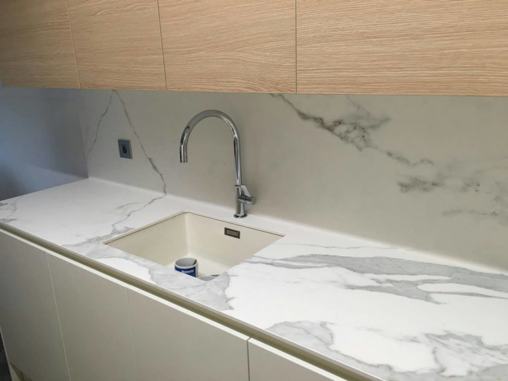 NEOLITH LAVATRASTOS ESTATUARIO SILK WHITE 40X50 cm | Galería Viterra