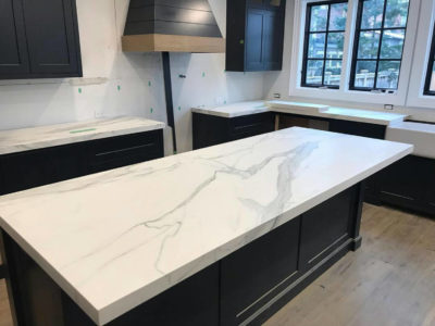 NEOLITH TABLA ESTATUARIO-E01-R PULIDO | Galería Viterra